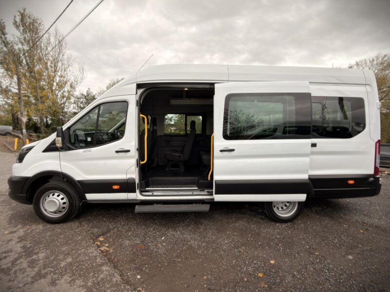 2019 (HLC) Ford Transit 2.0 460 EcoBlue Trend RWD L4H3 17 Seat Minibus ...